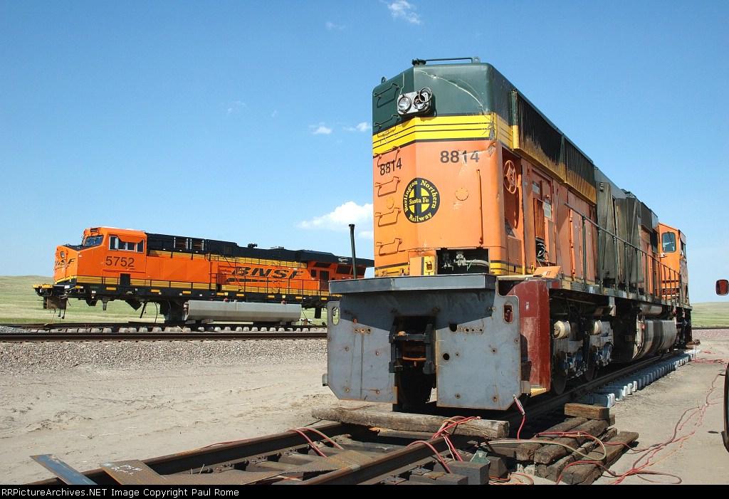 BNSF 8814 - 5752 wrecked a few miles east of Alliance Nebraska